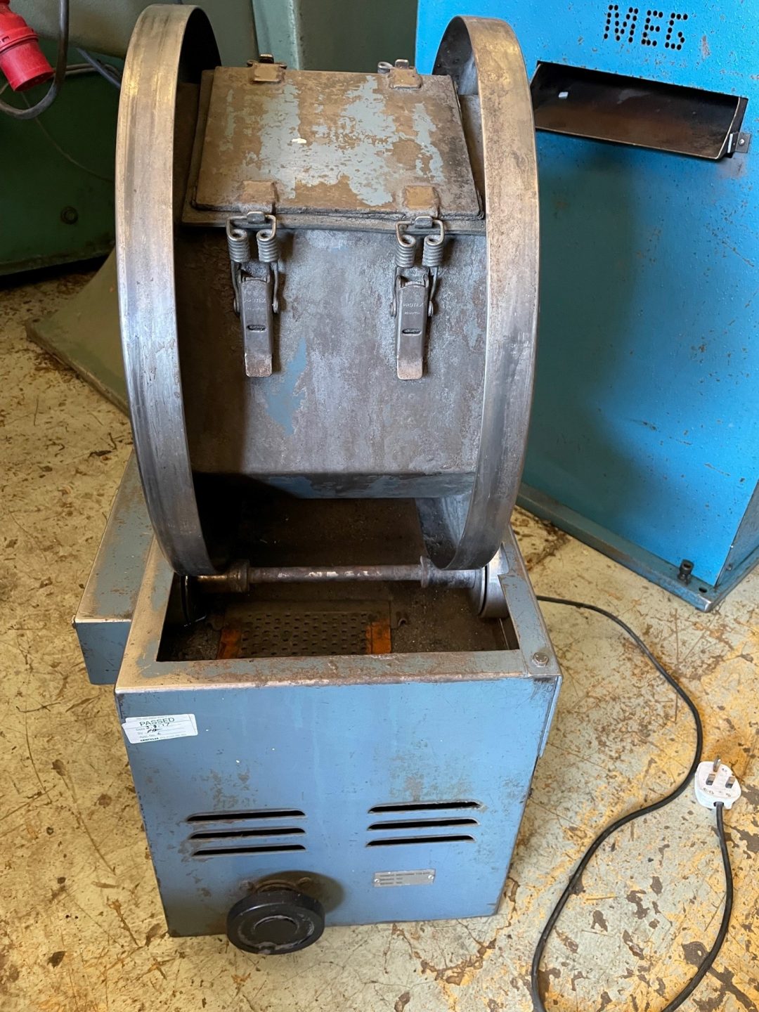 SOLD / Vanco Barrel Rumbler | Chiviott - Used Machine Tools